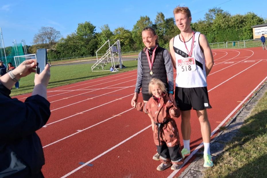 Sport » Hurtig tid trods kraftig blæst på Rønne Stadion: Personlig ...